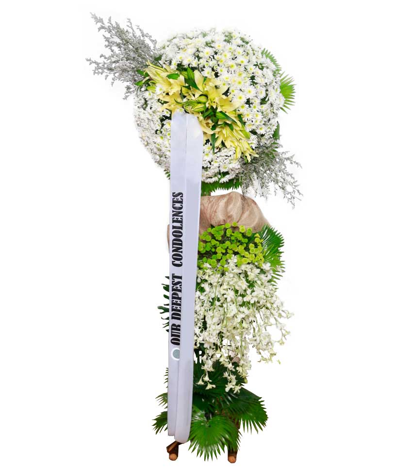 Samanta Standing Arrangement – Fig & Vine Floral Studio